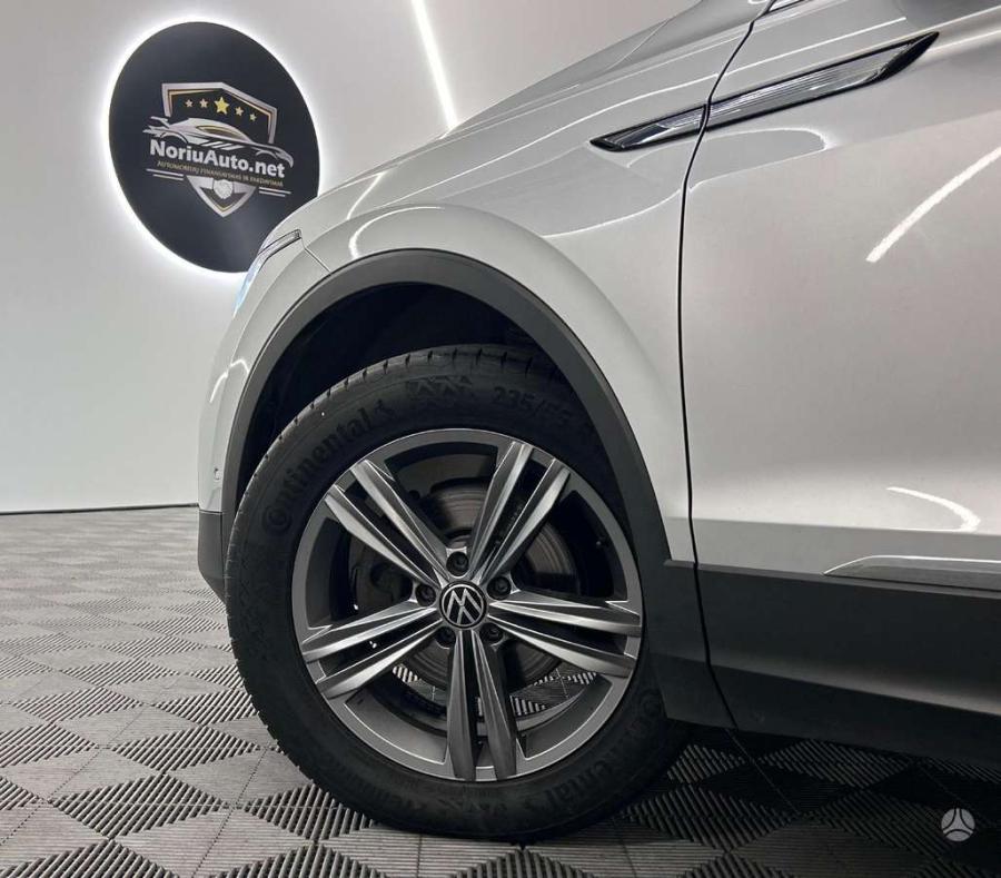 Pelēks Volkswagen Tiguan 2021 Marijampole, ar dzinēja tilpumu 1.97 L un nobraukumu 162 tūkst. km par 22650 €, foto 22 vietnē AUTOMOTO.COM.LV