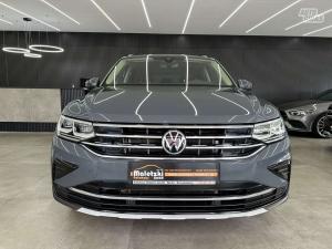 Pelēks Volkswagen Tiguan 2021 Kauņa, ar dzinēja tilpumu 2.00 L un nobraukumu 75 tūkst. km par 32649 €, foto 2 vietnē AUTOMOTO.COM.LV