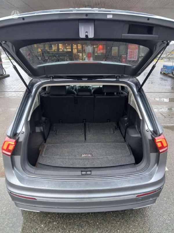 Grey Volkswagen Tiguan 2021 in Vilnius, with an engine capacity of 1.98 L and mileage of 30 thousand km for 20400 €, photo 9 on AUTOMOTO.COM.LV