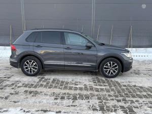 Pelēks Volkswagen Tiguan 2021 Viļņa, ar dzinēja tilpumu 1.97 L un nobraukumu 135 tūkst. km par 23700 €, foto 5 vietnē AUTOMOTO.COM.LV