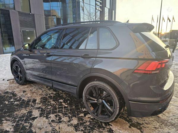 Grey Volkswagen Tiguan 2021 in Kaunas, with an engine capacity of 1.97 L and mileage of 95 thousand km for 26700 €, photo 7 on AUTOMOTO.COM.LV