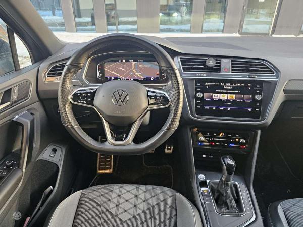 Grey Volkswagen Tiguan 2021 in Kaunas, with an engine capacity of 1.97 L and mileage of 95 thousand km for 26700 €, photo 9 on AUTOMOTO.COM.LV