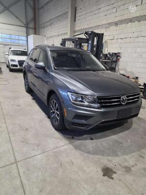 Grey Volkswagen Tiguan 2021 in Klaipeda, with an engine capacity of 1.98 L and mileage of 209 thousand km for 13000 €, photo 2 on AUTOMOTO.COM.LV