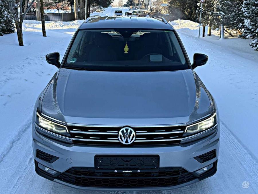 Pelēks Volkswagen Tiguan 2021 Šauļi, ar dzinēja tilpumu 1.97 L un nobraukumu 251 tūkst. km par 17550 €, foto 3 vietnē AUTOMOTO.COM.LV