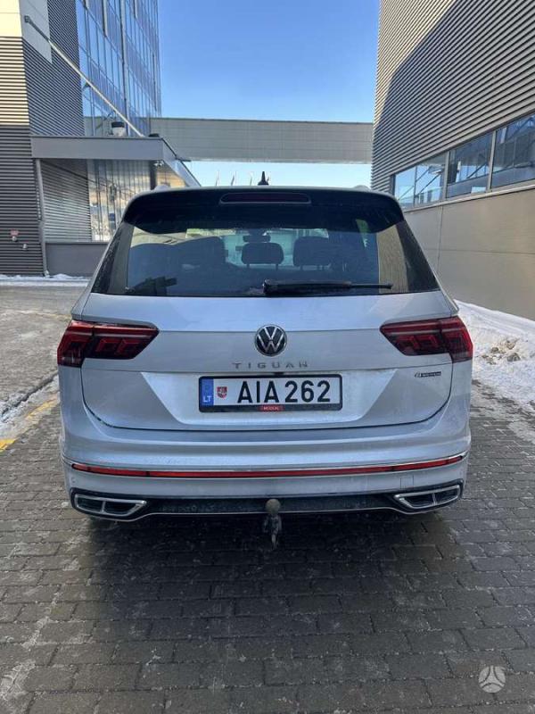 Pelēks Volkswagen Tiguan 2021 Viļņa, ar dzinēja tilpumu 1.97 L un nobraukumu 60 tūkst. km par 33500 €, foto 6 vietnē AUTOMOTO.COM.LV