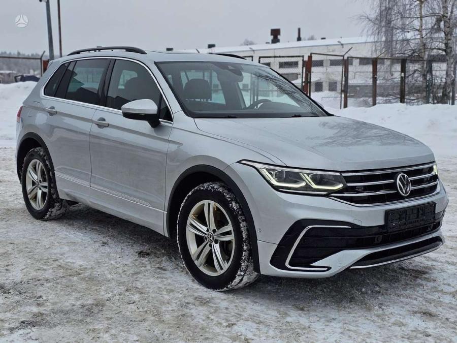 Grey Volkswagen Tiguan 2021 in Rokiskis, with an engine capacity of 1.40 L and mileage of 250 thousand km for 16950 €, photo 3 on AUTOMOTO.COM.LV
