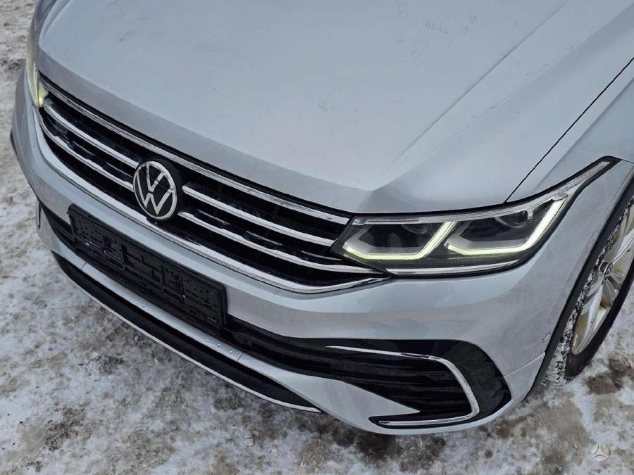 Grey Volkswagen Tiguan 2021 in Rokiskis, with an engine capacity of 1.40 L and mileage of 250 thousand km for 16950 €, photo 6 on AUTOMOTO.COM.LV
