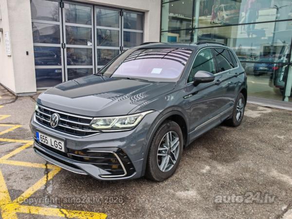 Grey Volkswagen Tiguan 2021 in Tallinn, with an engine capacity of 2.00 L and mileage of 86 thousand km for 27900 €, photo 2 on AUTOMOTO.COM.LV