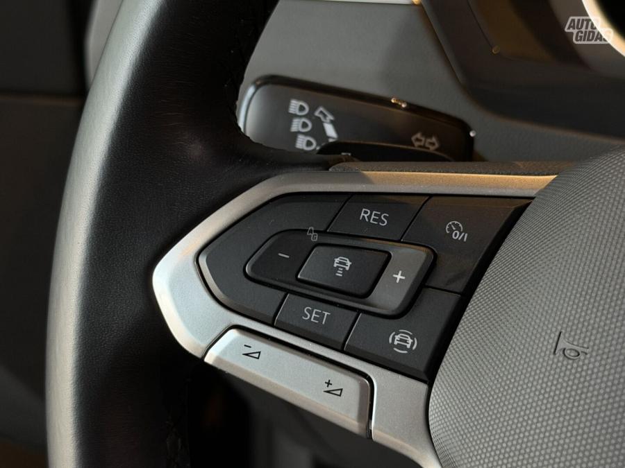 Grey Volkswagen Tiguan 2021 in Kaunas, with an engine capacity of 1.50 L and mileage of 68 thousand km for 24771 €, photo 12 on AUTOMOTO.COM.LV