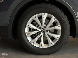 Grey Volkswagen Tiguan 2021 in Kaunas, with an engine capacity of 1.50 L and mileage of 68 thousand km for 24771 €, photo 23 on AUTOMOTO.COM.LV