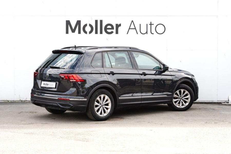 Pelēks Volkswagen Tiguan 2021 Rīga, ar dzinēja tilpumu 1.50 L un nobraukumu 167 tūkst. km par 16950 €, foto 5 vietnē AUTOMOTO.COM.LV