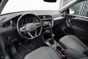 Pelēks Volkswagen Tiguan 2021 Rīga, ar dzinēja tilpumu 1.50 L un nobraukumu 167 tūkst. km par 16950 €, foto 8 vietnē AUTOMOTO.COM.LV