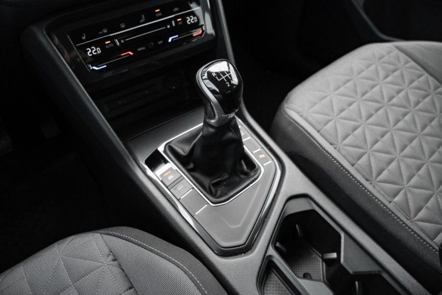 Pelēks Volkswagen Tiguan 2021 Rīga, ar dzinēja tilpumu 1.50 L un nobraukumu 167 tūkst. km par 16950 €, foto 14 vietnē AUTOMOTO.COM.LV