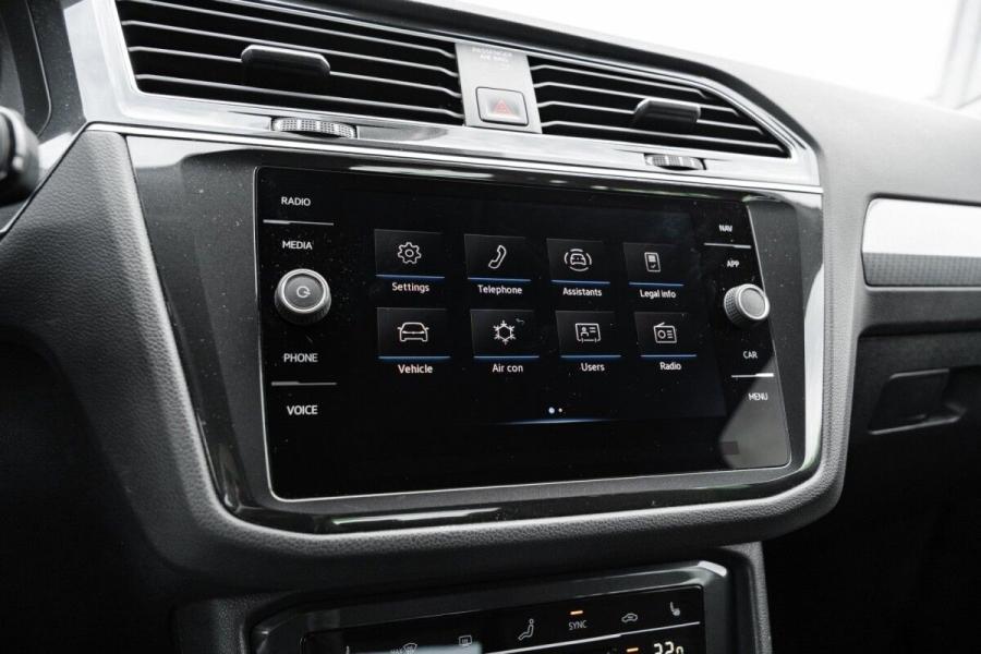 Pelēks Volkswagen Tiguan 2021 Rīga, ar dzinēja tilpumu 1.50 L un nobraukumu 167 tūkst. km par 16950 €, foto 16 vietnē AUTOMOTO.COM.LV