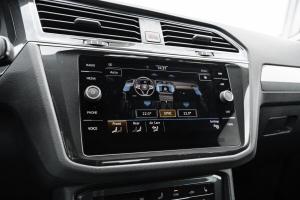 Pelēks Volkswagen Tiguan 2021 Rīga, ar dzinēja tilpumu 1.50 L un nobraukumu 167 tūkst. km par 16950 €, foto 17 vietnē AUTOMOTO.COM.LV