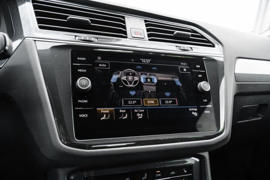 Pelēks Volkswagen Tiguan 2021 Rīga, ar dzinēja tilpumu 1.50 L un nobraukumu 167 tūkst. km par 16950 €, foto 17 vietnē AUTOMOTO.COM.LV