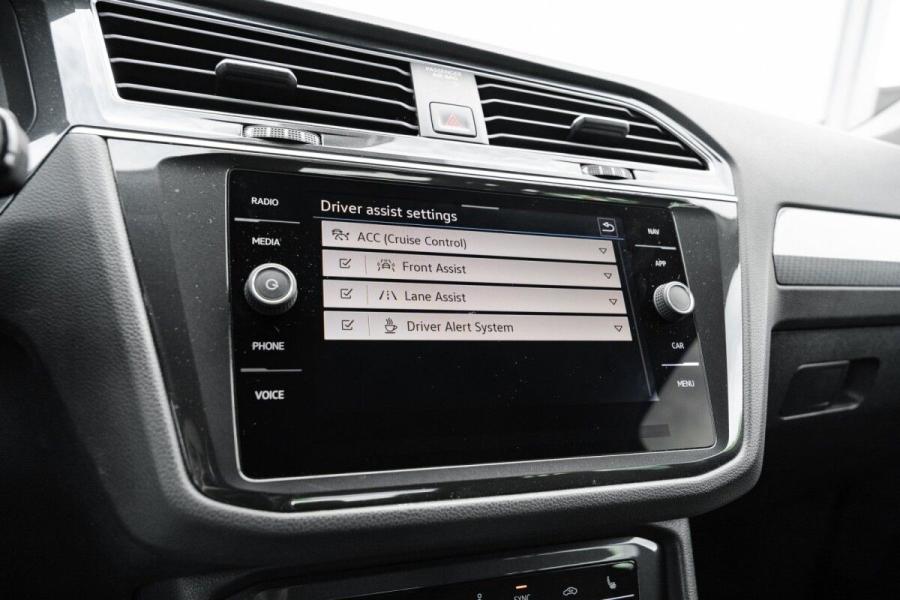 Pelēks Volkswagen Tiguan 2021 Rīga, ar dzinēja tilpumu 1.50 L un nobraukumu 167 tūkst. km par 16950 €, foto 19 vietnē AUTOMOTO.COM.LV