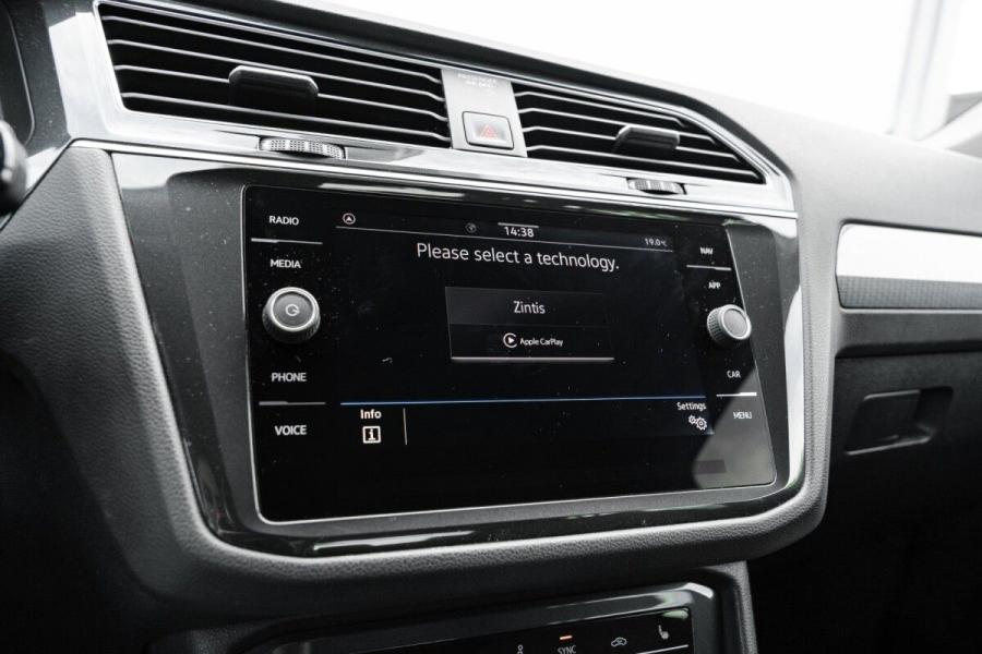 Pelēks Volkswagen Tiguan 2021 Rīga, ar dzinēja tilpumu 1.50 L un nobraukumu 167 tūkst. km par 16950 €, foto 21 vietnē AUTOMOTO.COM.LV