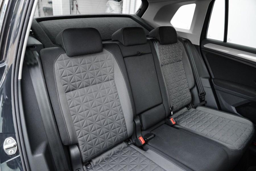 Pelēks Volkswagen Tiguan 2021 Rīga, ar dzinēja tilpumu 1.50 L un nobraukumu 167 tūkst. km par 16950 €, foto 23 vietnē AUTOMOTO.COM.LV