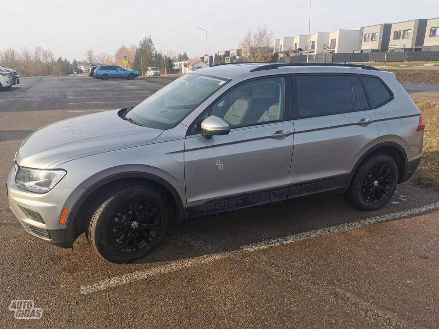Pelēks Volkswagen Tiguan 2021 Kauņa, ar dzinēja tilpumu 2.00 L un nobraukumu 40 tūkst. km par 16500 €, foto 3 vietnē AUTOMOTO.COM.LV