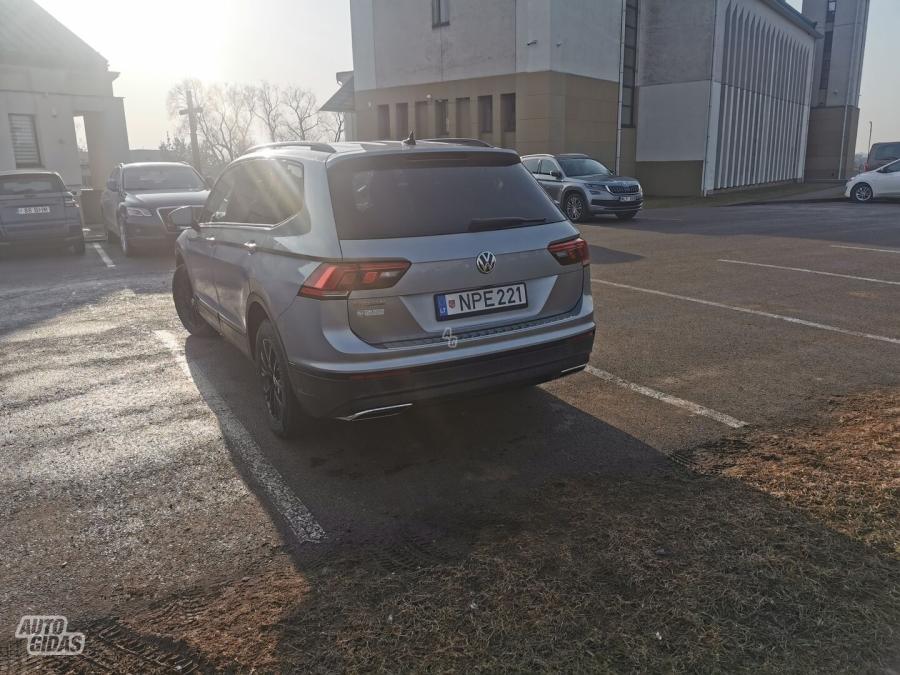 Pelēks Volkswagen Tiguan 2021 Kauņa, ar dzinēja tilpumu 2.00 L un nobraukumu 40 tūkst. km par 16500 €, foto 4 vietnē AUTOMOTO.COM.LV