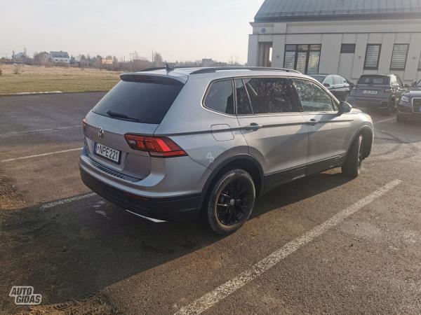 Pelēks Volkswagen Tiguan 2021 Kauņa, ar dzinēja tilpumu 2.00 L un nobraukumu 40 tūkst. km par 16500 €, foto 5 vietnē AUTOMOTO.COM.LV