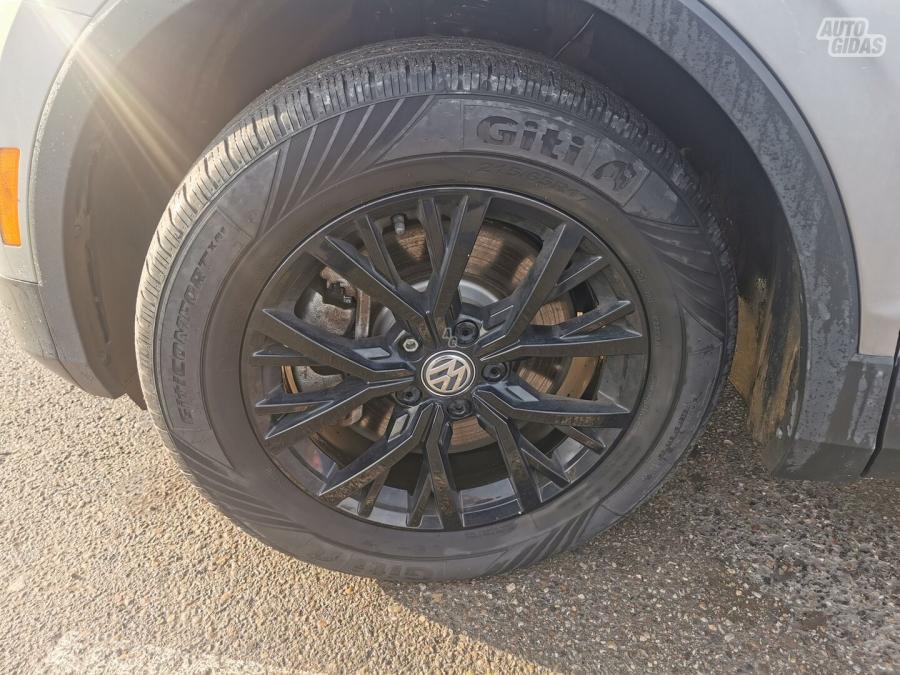 Pelēks Volkswagen Tiguan 2021 Kauņa, ar dzinēja tilpumu 2.00 L un nobraukumu 40 tūkst. km par 16500 €, foto 7 vietnē AUTOMOTO.COM.LV