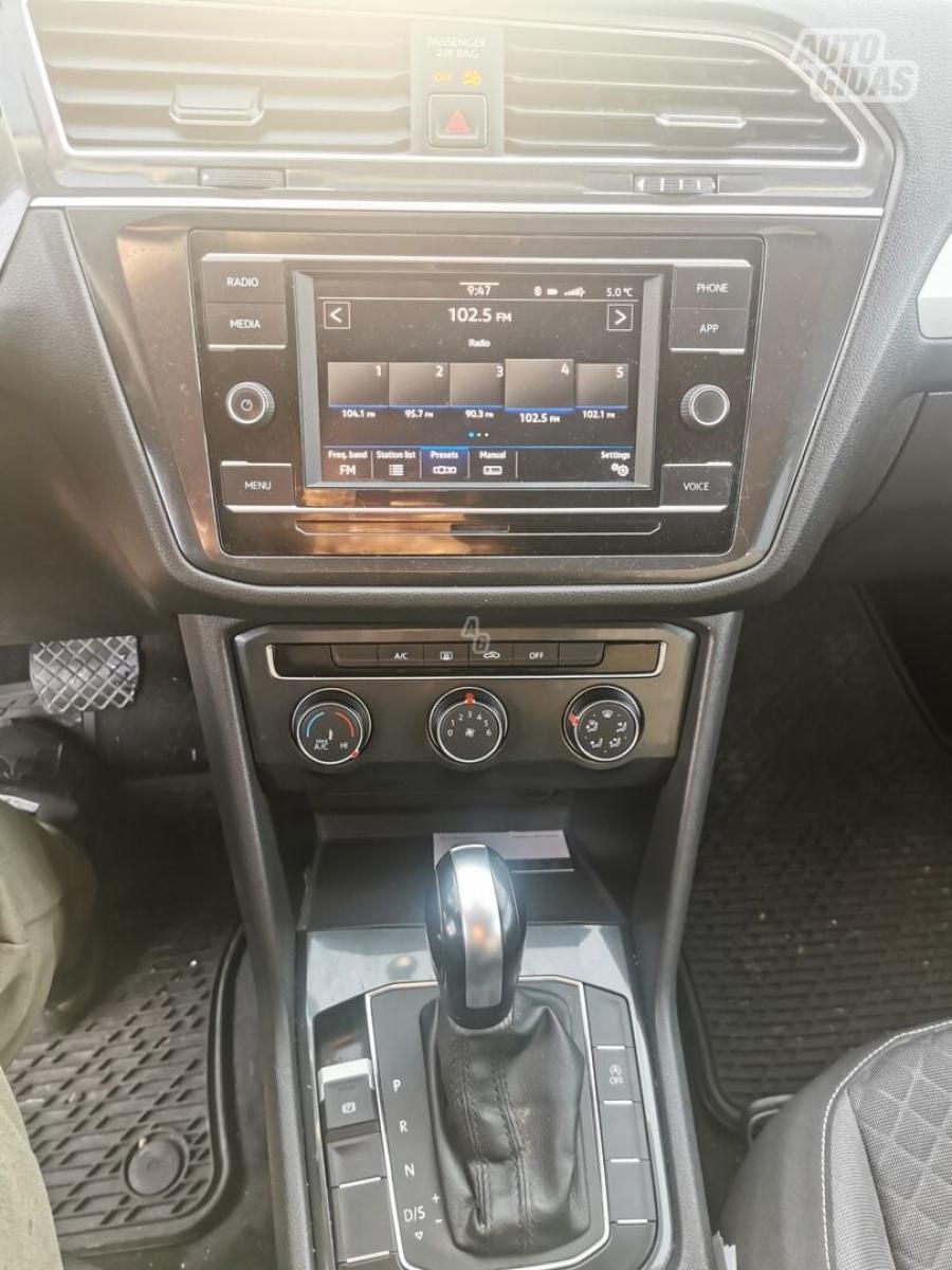 Pelēks Volkswagen Tiguan 2021 Kauņa, ar dzinēja tilpumu 2.00 L un nobraukumu 40 tūkst. km par 16500 €, foto 8 vietnē AUTOMOTO.COM.LV