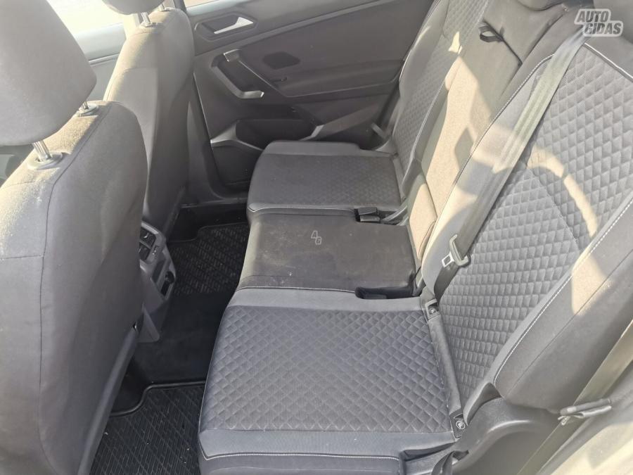 Pelēks Volkswagen Tiguan 2021 Kauņa, ar dzinēja tilpumu 2.00 L un nobraukumu 40 tūkst. km par 16500 €, foto 13 vietnē AUTOMOTO.COM.LV