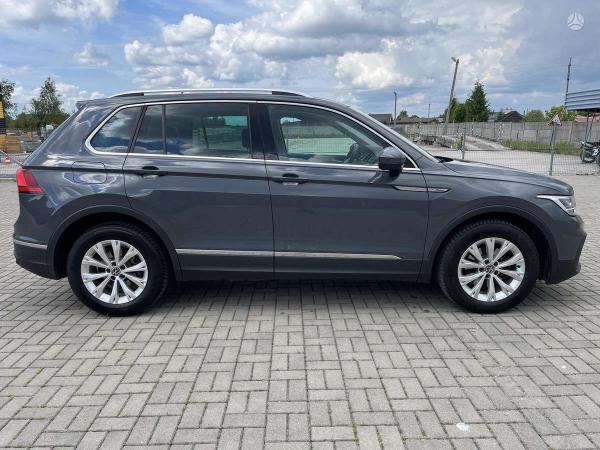 Pelēks Volkswagen Tiguan 2021 Tauragė, ar dzinēja tilpumu 1.97 L un nobraukumu 329 tūkst. km par 16500 €, foto 6 vietnē AUTOMOTO.COM.LV