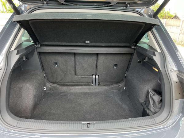 Pelēks Volkswagen Tiguan 2021 Tauragė, ar dzinēja tilpumu 1.97 L un nobraukumu 329 tūkst. km par 16500 €, foto 10 vietnē AUTOMOTO.COM.LV