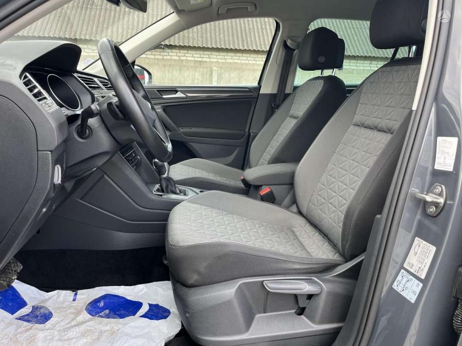 Pelēks Volkswagen Tiguan 2021 Tauragė, ar dzinēja tilpumu 1.97 L un nobraukumu 329 tūkst. km par 16500 €, foto 19 vietnē AUTOMOTO.COM.LV
