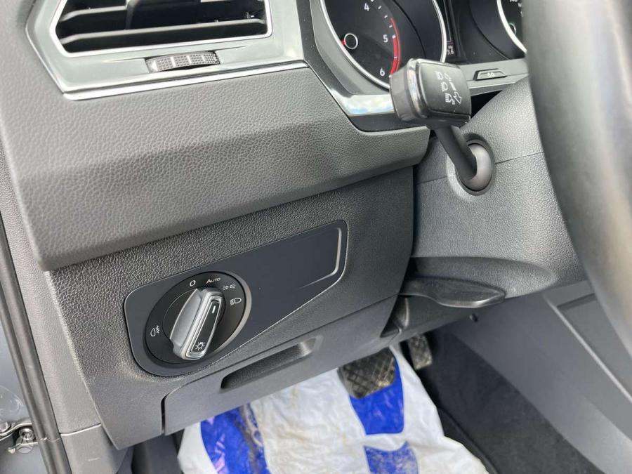 Pelēks Volkswagen Tiguan 2021 Tauragė, ar dzinēja tilpumu 1.97 L un nobraukumu 329 tūkst. km par 16500 €, foto 20 vietnē AUTOMOTO.COM.LV