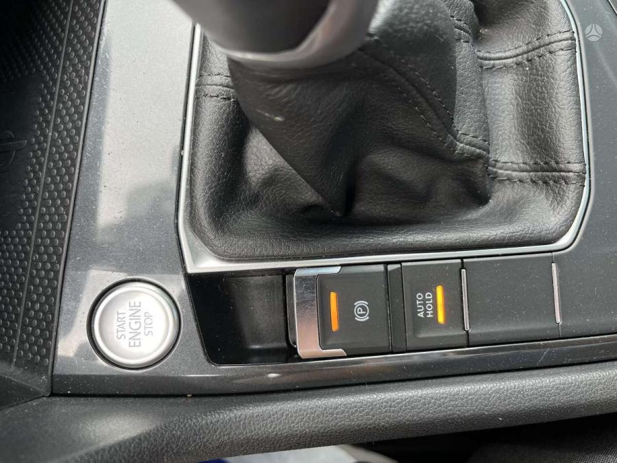 Pelēks Volkswagen Tiguan 2021 Tauragė, ar dzinēja tilpumu 1.97 L un nobraukumu 329 tūkst. km par 16500 €, foto 22 vietnē AUTOMOTO.COM.LV