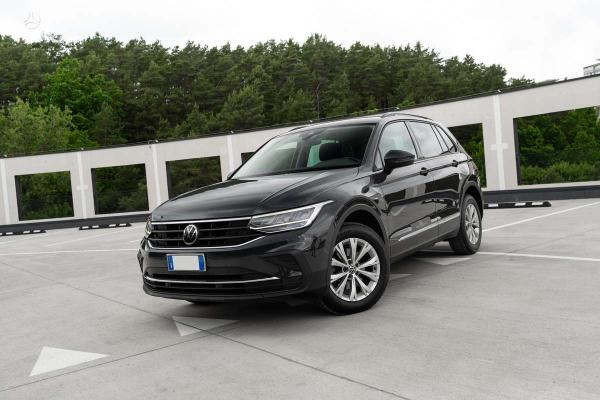 Grey Volkswagen Tiguan 2021 in Vilnius, with an engine capacity of 1.97 L and mileage of 147 thousand km for 19900 €, photo 3 on AUTOMOTO.COM.LV