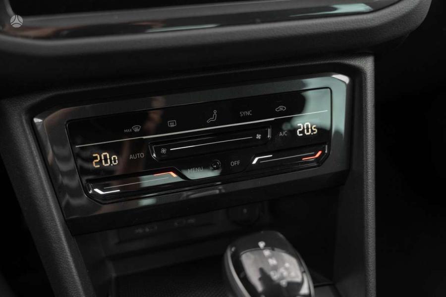 Grey Volkswagen Tiguan 2021 in Vilnius, with an engine capacity of 1.97 L and mileage of 147 thousand km for 19900 €, photo 20 on AUTOMOTO.COM.LV