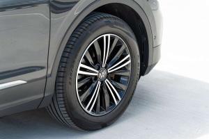 Pelēks Volkswagen Tiguan 2021 Viļņa, ar dzinēja tilpumu 1.97 L un nobraukumu 191 tūkst. km par 20999 €, foto 13 vietnē AUTOMOTO.COM.LV