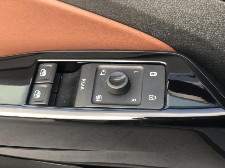 Grey Volkswagen Tiguan 2021 in Riga, with an engine capacity of 0.00 L and mileage of 41 thousand km for 22900 €, photo 8 on AUTOMOTO.COM.LV