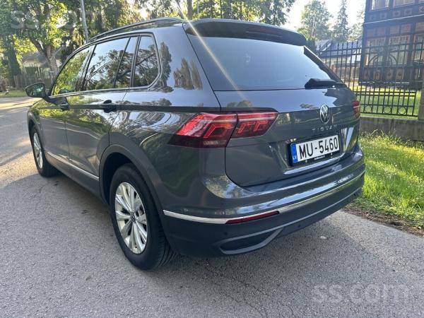 Grey Volkswagen Tiguan 2021 in Jurmala, with an engine capacity of 1.50 L and mileage of 96 thousand km for 20950 €, photo 3 on AUTOMOTO.COM.LV