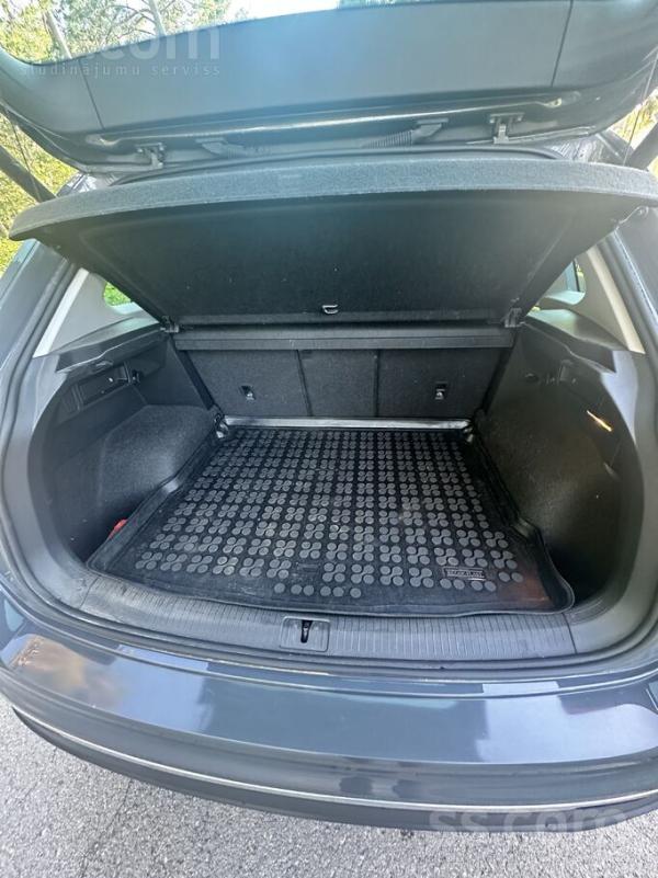 Grey Volkswagen Tiguan 2021 in Jurmala, with an engine capacity of 1.50 L and mileage of 96 thousand km for 20950 €, photo 7 on AUTOMOTO.COM.LV