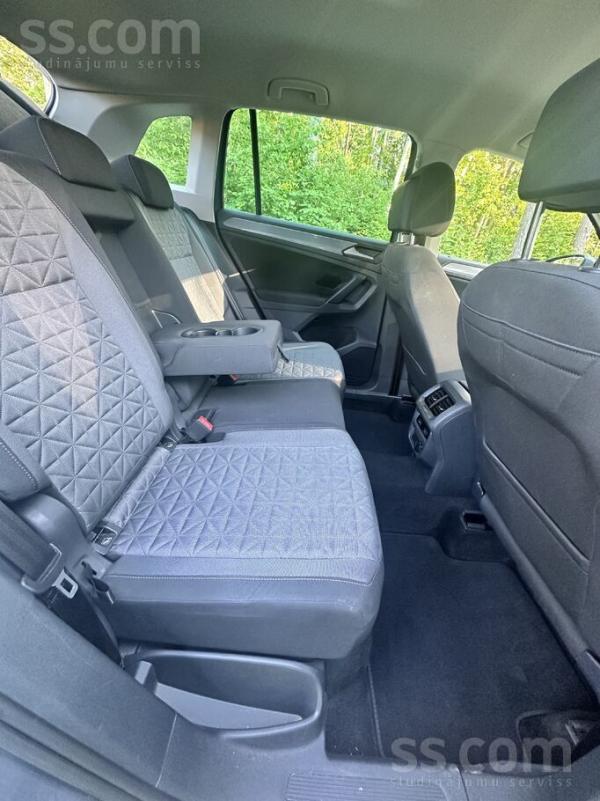Grey Volkswagen Tiguan 2021 in Jurmala, with an engine capacity of 1.50 L and mileage of 96 thousand km for 20950 €, photo 8 on AUTOMOTO.COM.LV