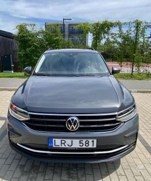 Grey Volkswagen Tiguan 2021 in Vilnius, with an engine capacity of 1.97 L and mileage of 154 thousand km for 22599 €, photo 3 on AUTOMOTO.COM.LV