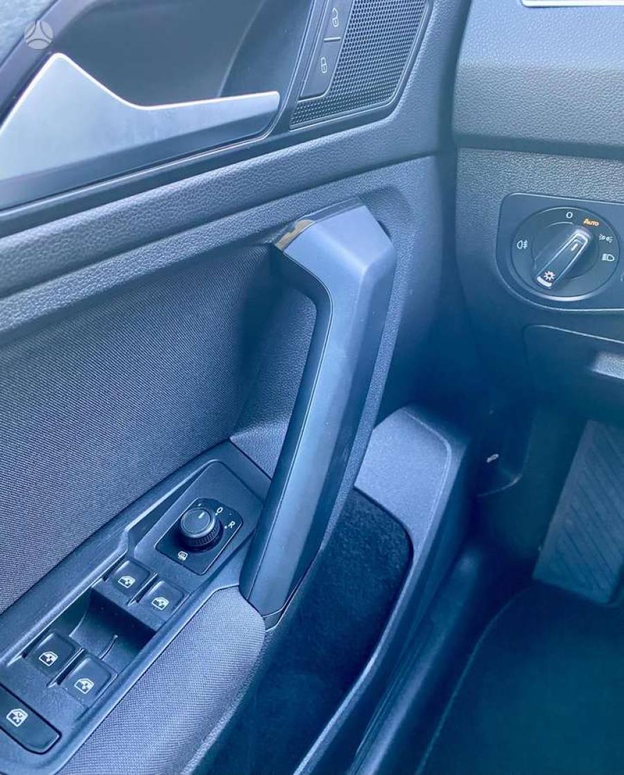 Grey Volkswagen Tiguan 2021 in Vilnius, with an engine capacity of 1.97 L and mileage of 154 thousand km for 22599 €, photo 12 on AUTOMOTO.COM.LV