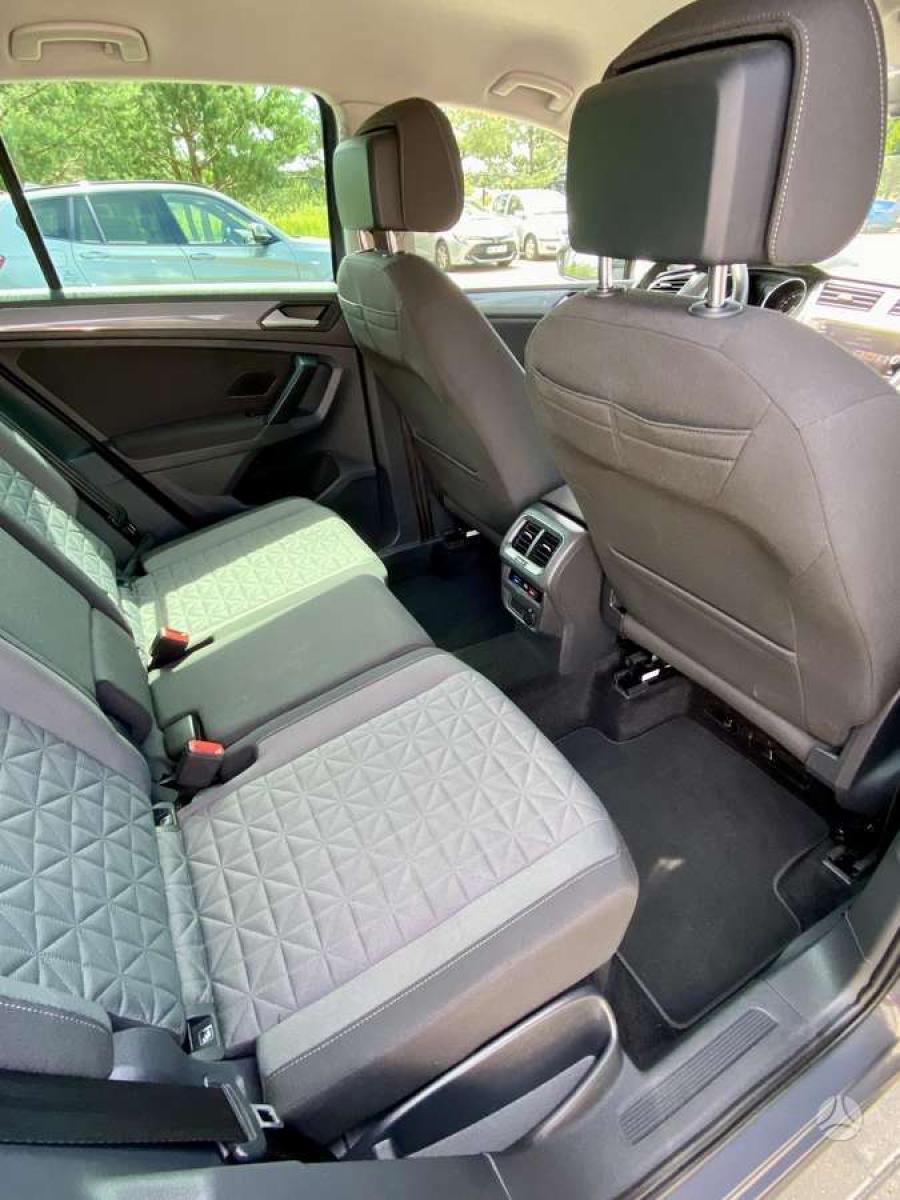 Grey Volkswagen Tiguan 2021 in Vilnius, with an engine capacity of 1.97 L and mileage of 154 thousand km for 22599 €, photo 13 on AUTOMOTO.COM.LV