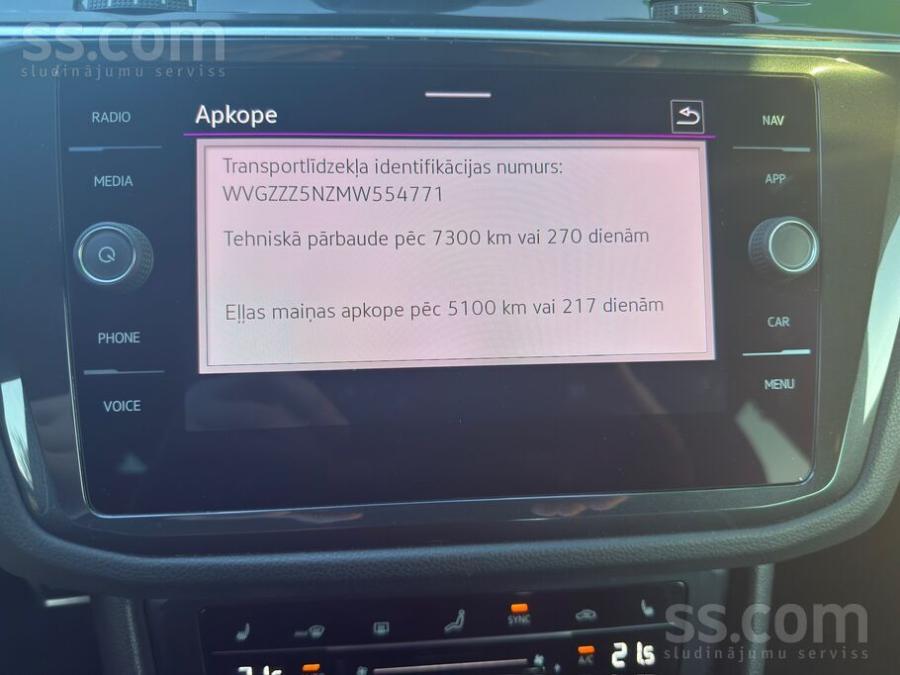 Pelēks Volkswagen Tiguan 2021 Rīga, ar dzinēja tilpumu 1.50 L un nobraukumu 72 tūkst. km par 24995 €, foto 12 vietnē AUTOMOTO.COM.LV