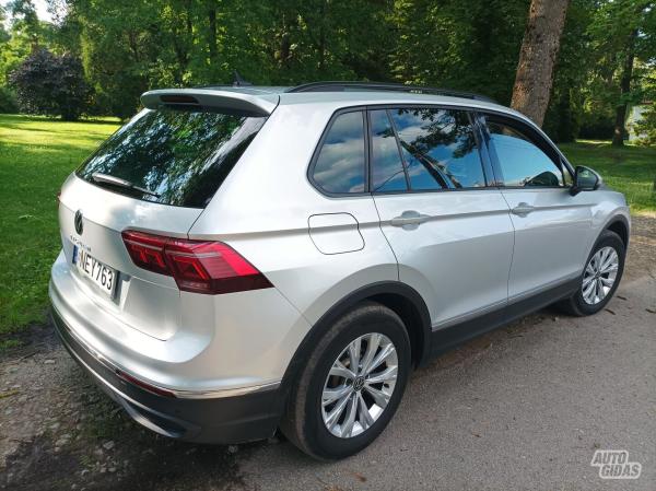 Pelēks Volkswagen Tiguan 2021 Kauņa, ar dzinēja tilpumu 1.50 L un nobraukumu 91 tūkst. km par 24500 €, foto 3 vietnē AUTOMOTO.COM.LV
