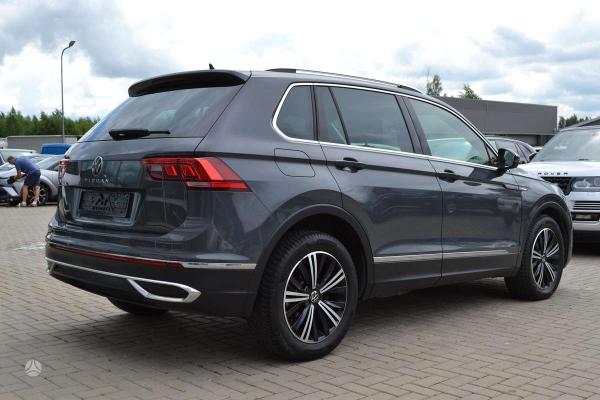 Grey Volkswagen Tiguan 2021 in Vilnius, with an engine capacity of 1.97 L and mileage of 179 thousand km for 21000 €, photo 7 on AUTOMOTO.COM.LV