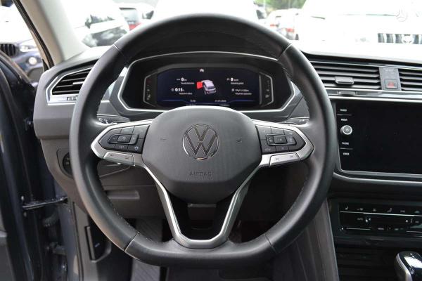 Grey Volkswagen Tiguan 2021 in Vilnius, with an engine capacity of 1.97 L and mileage of 179 thousand km for 21000 €, photo 9 on AUTOMOTO.COM.LV