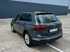 Pelēks Volkswagen Tiguan 2021 Kauņa, ar dzinēja tilpumu 1.50 L un nobraukumu 80 tūkst. km par 21990 €, foto 8 vietnē AUTOMOTO.COM.LV