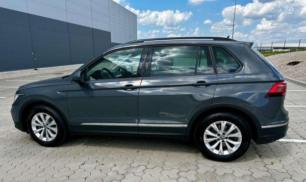 Grey Volkswagen Tiguan 2021 in Kaunas, with an engine capacity of 1.50 L and mileage of 80 thousand km for 21990 €, photo 8 on AUTOMOTO.COM.LV
